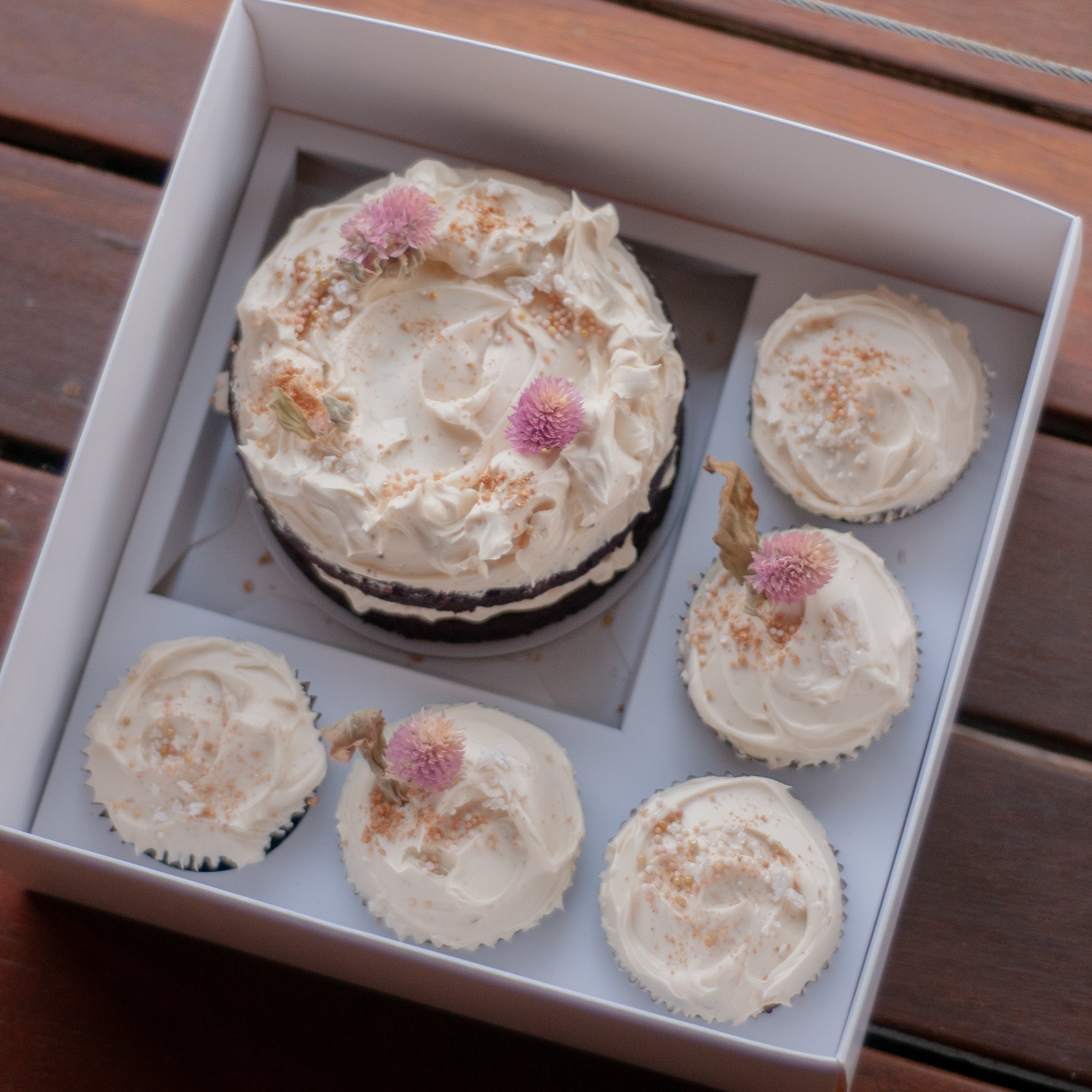 Mini Cake and Cupcake Set- Elegant White Edition – Caldera.CAKING